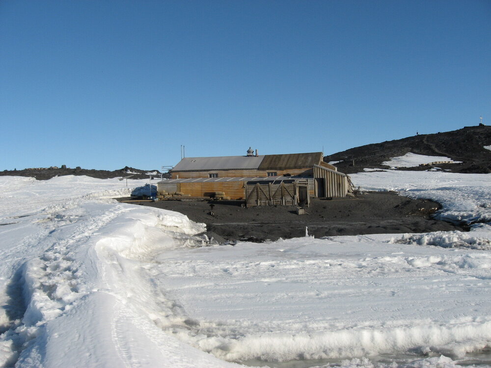 2010-11 North wall of Scott's 'Terra Nova' hut, Cape Evans | Antarctic ...